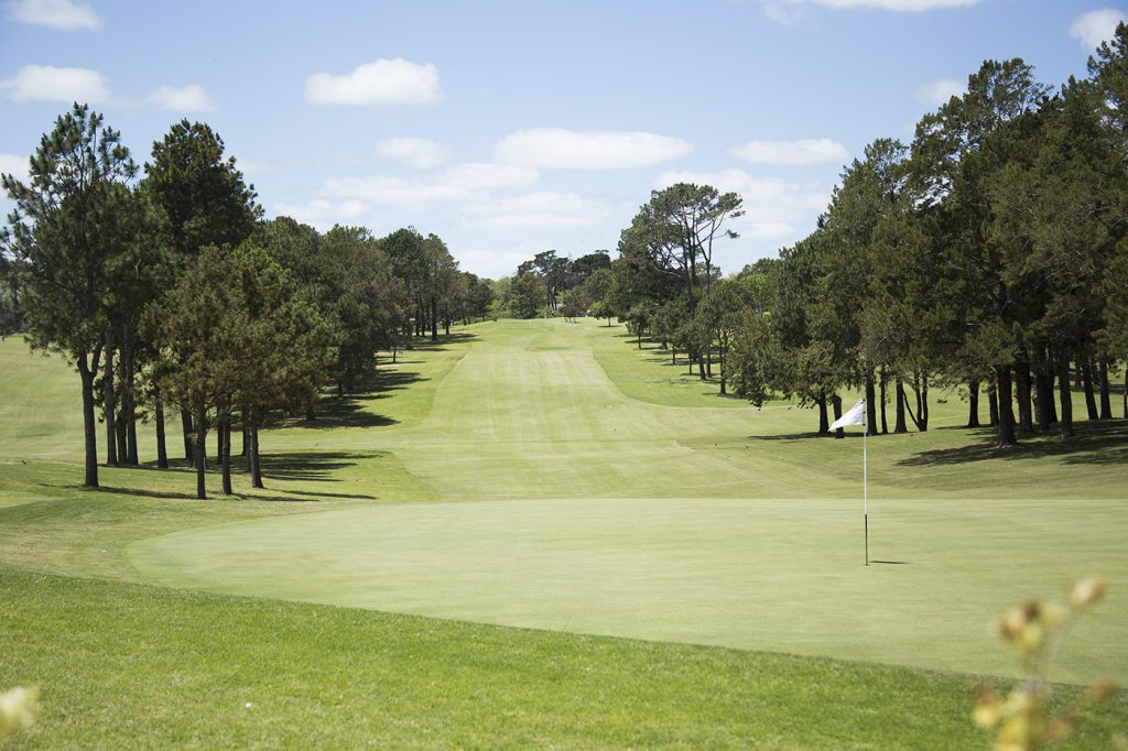 Especial Golf : Cabañas en San Martín de los Andes y Punta del Este